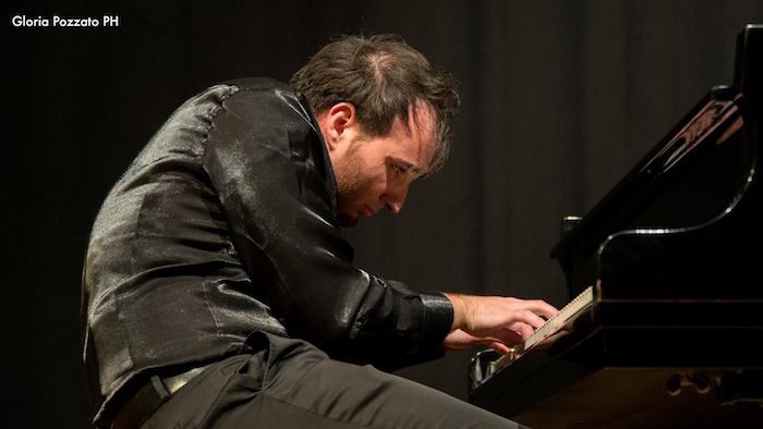 Brezzo di Bedero, domenica "Street food" e il concerto di Christian Salerno