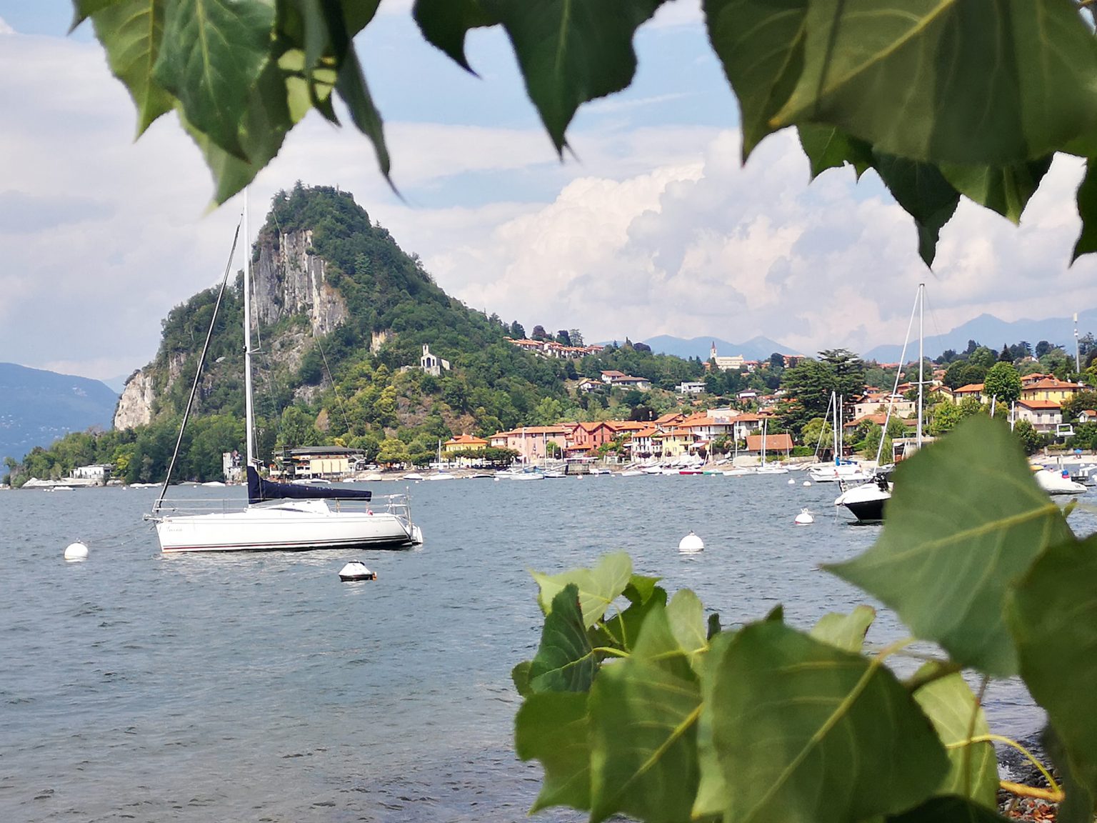 Il fascino di Caldè e del lago Maggiore, la foto è di Laura Olivas
