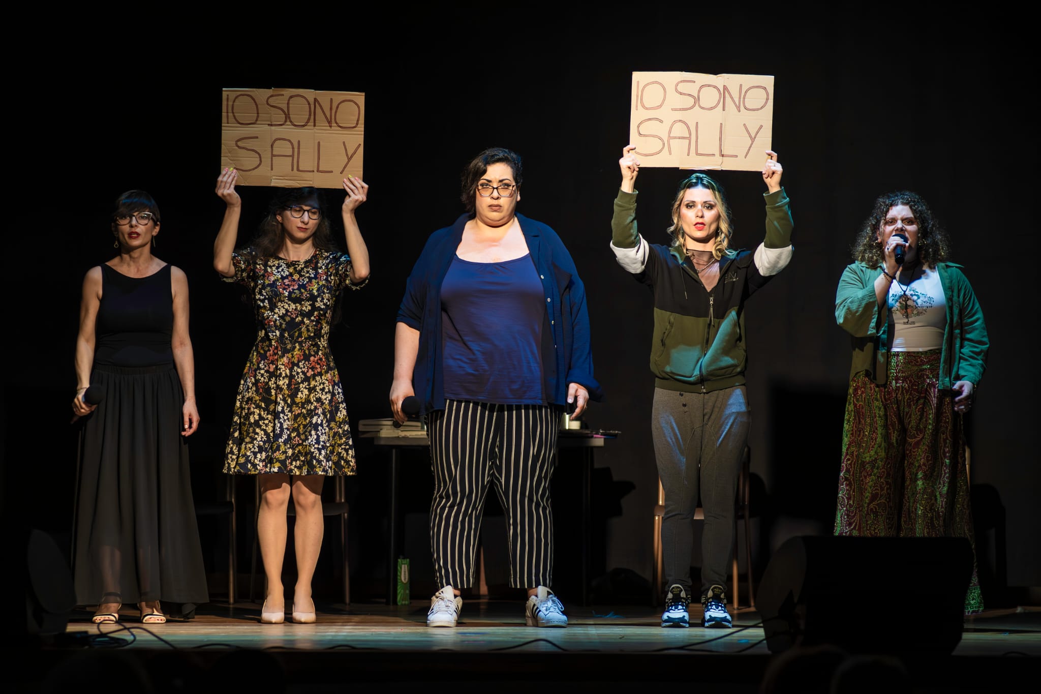 Luino Notizie | Caldana, a teatro con WhitePaper: il musical delle ...